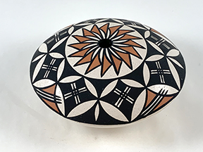 Marcella Augustine, Acoma Pueblo seed jar | Gorman Museum